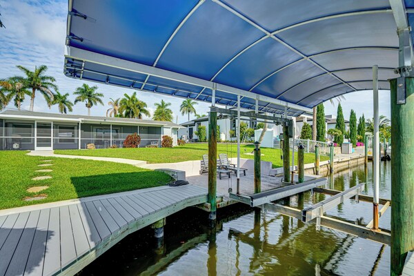 Waterfront Escape! Boaters Paradise In Cape Coral - Sanibel Island, FL