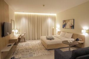 Quarto casal standard, vista para a cidade | Ferros/tábuas de passar roupa, Wi-Fi de cortesia
