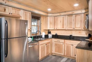 Casa, várias camas (Peaceful Escape) | Cozinha privada | Um forno 