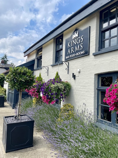 The Kings Arms Broad Green