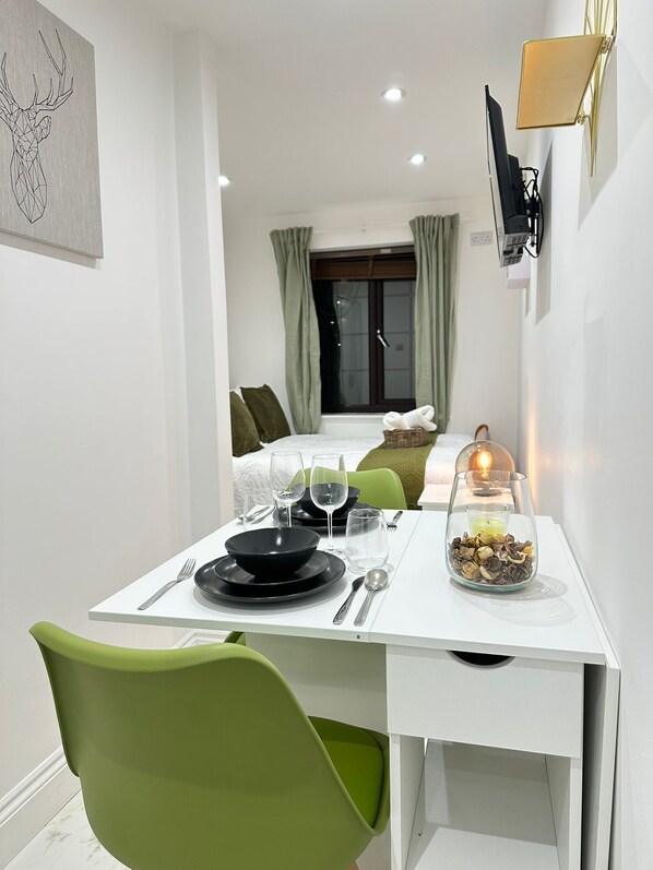 Tower Bridge Cozy Studio Reviews, Deals & Photos 2026 - Expedia.co.uk