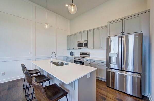 Specious 3-bedroom townhome with AC in Lee's Summit - Aktuelle ...
