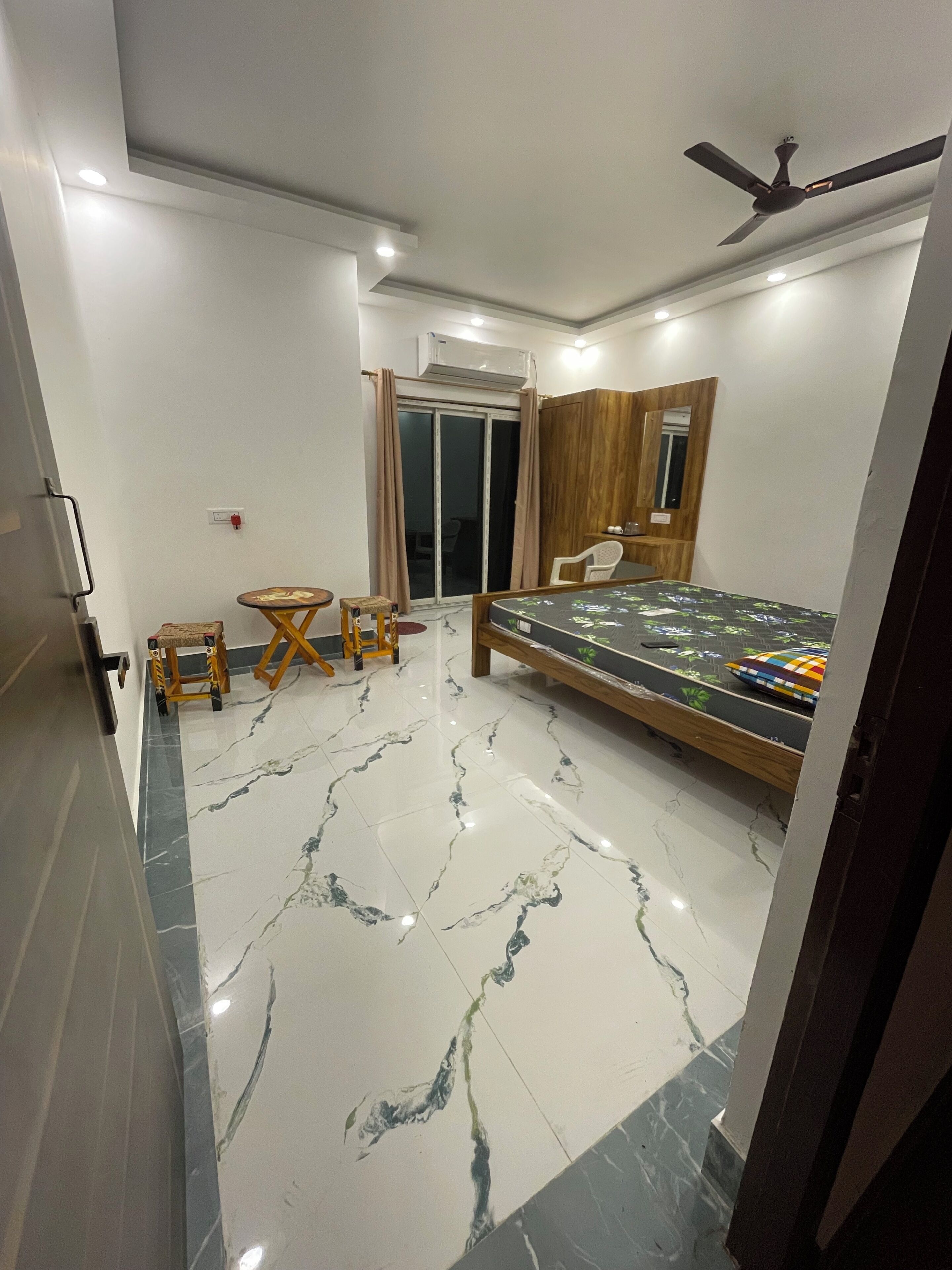 Suite, vista para o jardim | Cortinas/cortinados opacos, quartos insonorizados, Wi-fi grátis 
