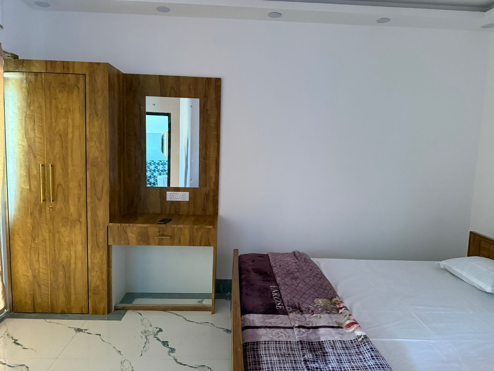 Cortinas/cortinados opacos, quartos insonorizados, Wi-fi grátis 