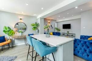 Casa | 4 quartos, acesso à internet de alta velocidade