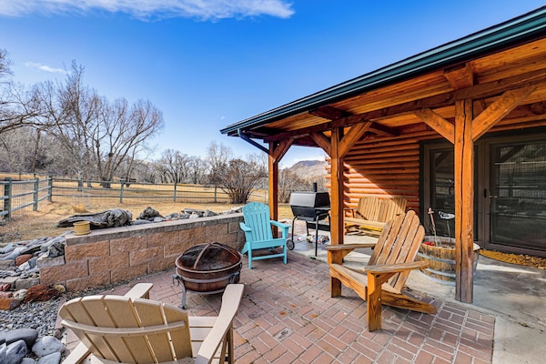 Mtn-view Deck & Fire Pit! 2-cabin Retreat In Cody - Wyoming