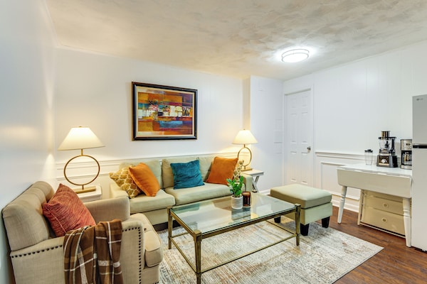4 Mi To Lake Bernard Frank! Bright Unit W/ Patio - Rockville, MD