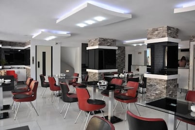 ŞAHİN OTEL 1