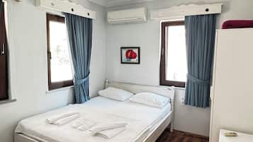 Quarto Duplo Standard, vista para o jardim | Wi-fi grátis