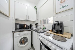 Apartamento luxo | Cozinha privada | Máquina de café expresso, cafeteira/chaleira, geladeira grande