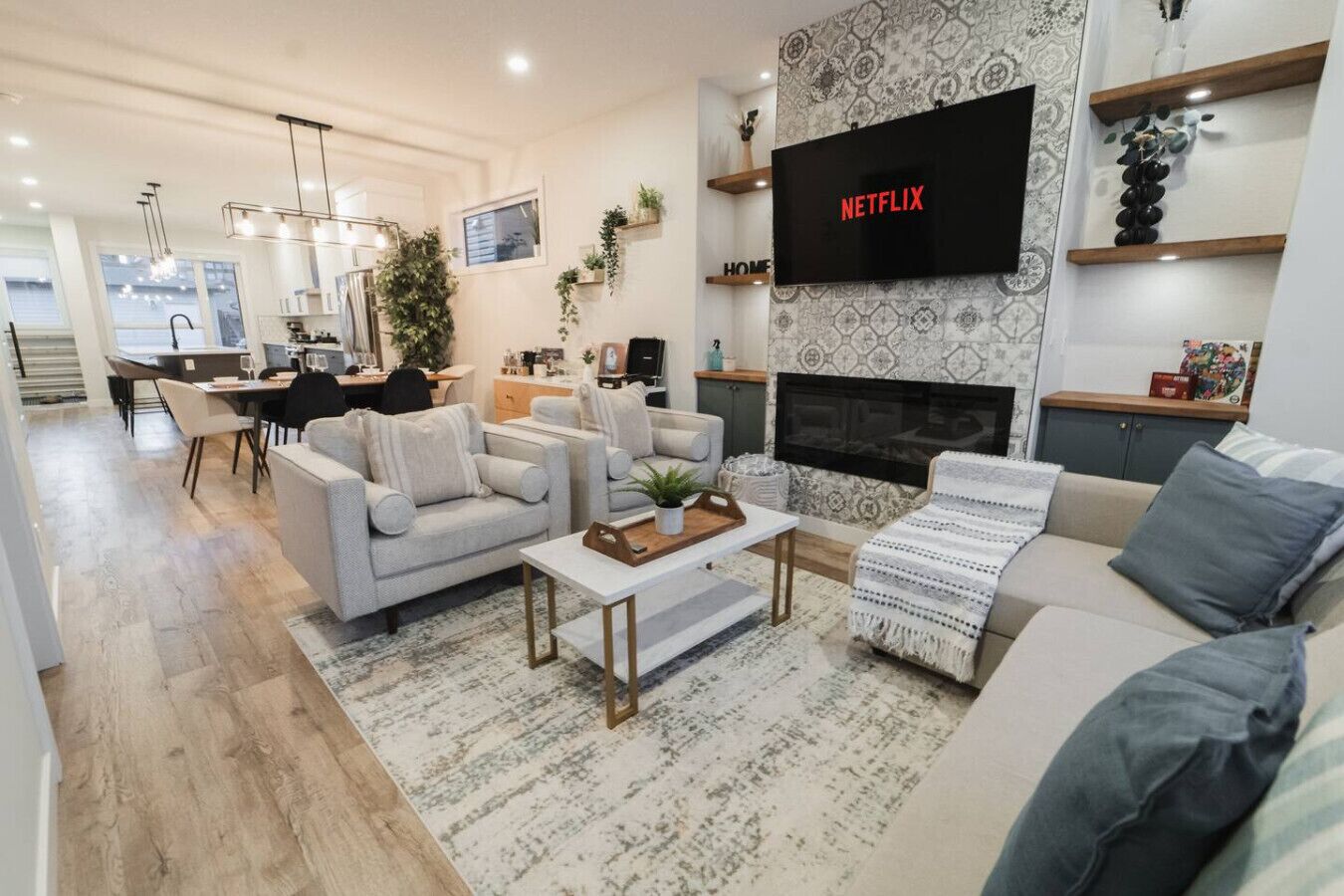 Chic Central 3br: Martini Bar & Patio. Near Dt/wem - Edmonton