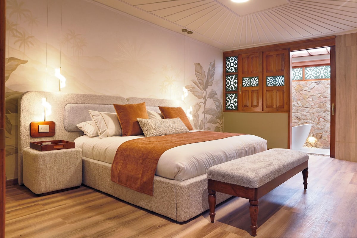 Suite | Roupa de alta qualidade, edredões de penas, camas de colchão pillowtop