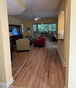 Fiddler's Creek Luxury End-Unit Condo - Pool, Spa, Minutes to Marco ...