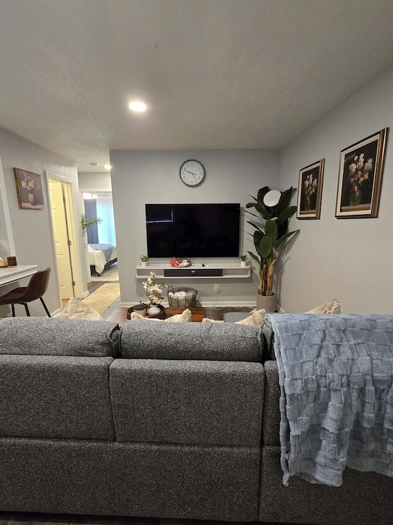 Ultra Clean 2bt W/2 Kings Near Mci And T-mobile Center - Parkville, MO