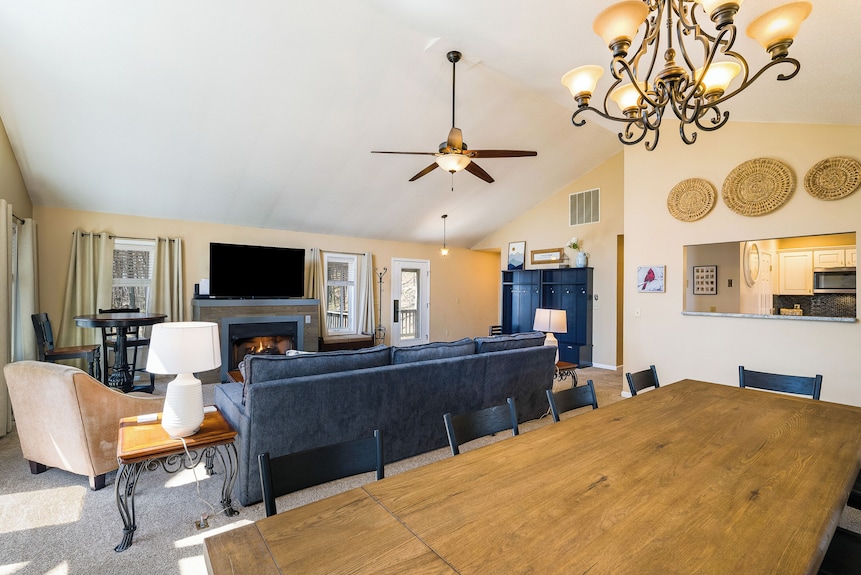 Sunrise Cabin, Centrally Located 4br + Dog-friendly, Sleeps 11 - Wintergreen, VA