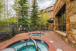 2B/2B Mountain View Condo Steps to Peak 9 & Main St - Week 7 - Hyatt ...