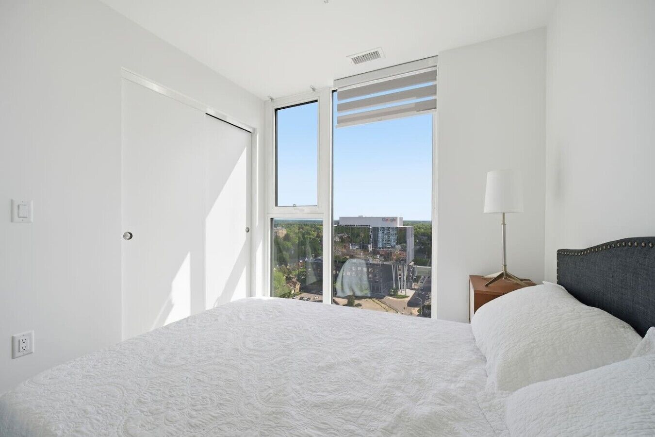 City Views | Pool, Gym, Bowling, Games Room & More - Chicopee