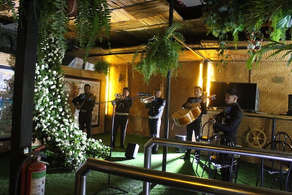 Aquí Comes Rico Airport Hostel - Mexico City