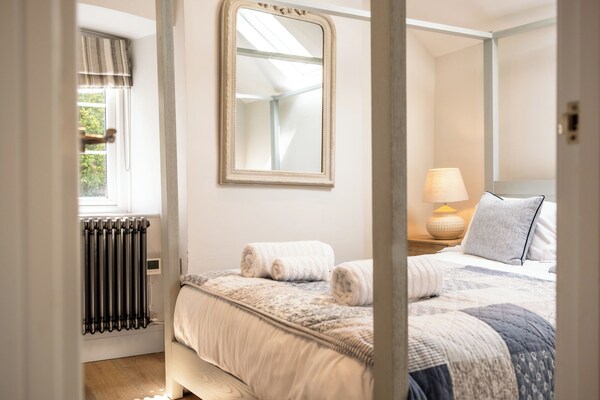 Old Bank Flat Beautiful Cotswold Apt - Bourton-on-the-Water