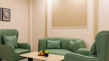 Suite Familiar, Vista para a cidade | Sala | Televisor LCD