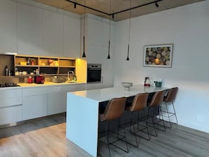 Luxurious Holiday House With Private Pool- Cape Town City Centre, Cape ...