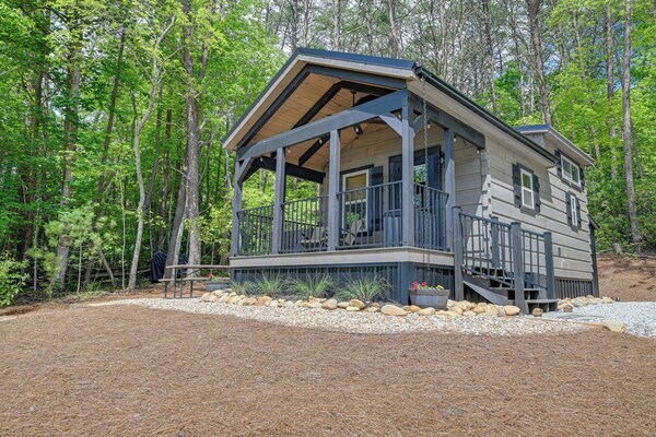 Fire Pit & Porch! Franklin Cabin In Private Meadow - Franklin, NC