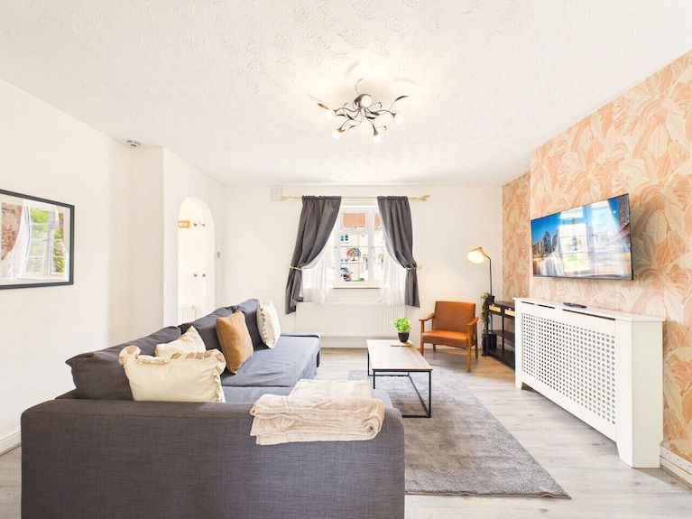 Hatfield Retreat | Parking | Spacious | Sleeps 5 - St Albans