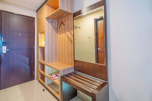 Quarto casal superior | Escrivaninha, Wi-Fi de cortesia, roupa de cama
