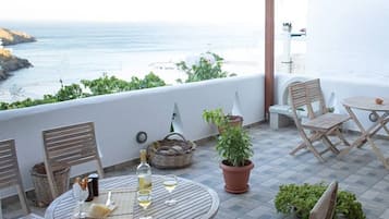 Apartamento, vista para o mar | Cofre no quarto, quartos insonorizados, ferro/tábua de engomar