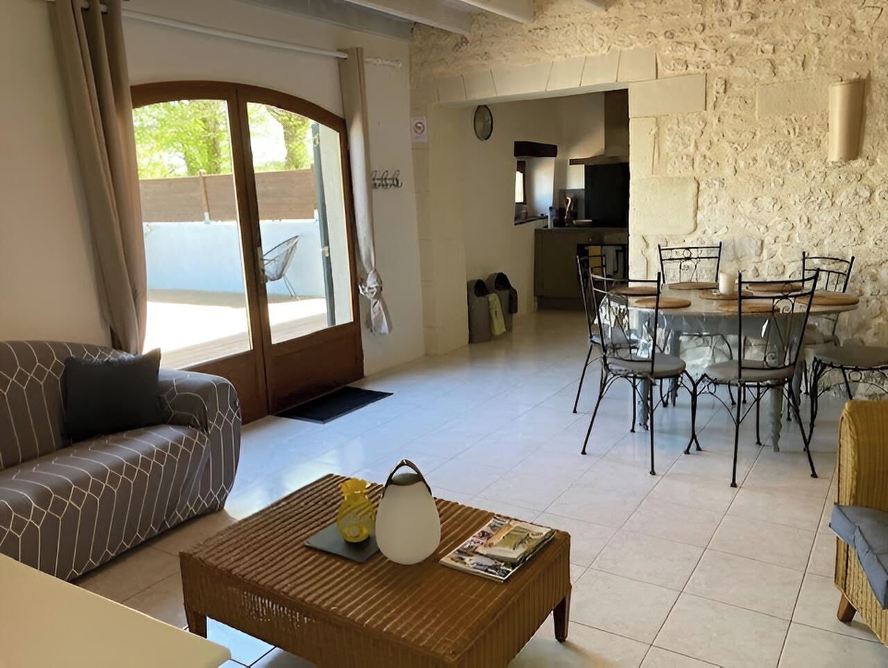 Private use of both Cottage | Sala de estar | TV de ecrã plano 