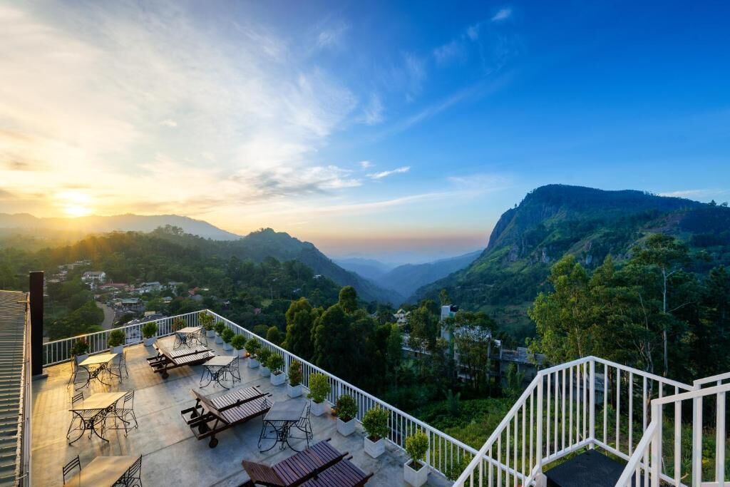 Quarto Duplo de Luxo, varanda, vista para a montanha | Refeições ao ar livre