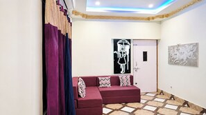 Estúdio Deluxe | Secretária, quartos insonorizados, Wi-fi grátis 