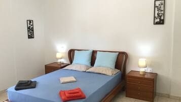 Apartamento, vista para o pátio | Cortinas/cortinados opacos, quartos insonorizados, Wi-fi grátis