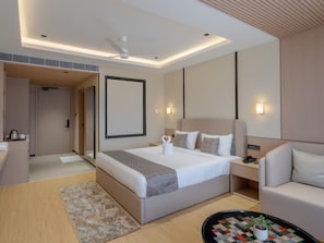 Quarto casal conforto, vista para a cidade | Quartos à prova de som, ferros/tábuas de passar roupa, Wi-Fi de cortesia