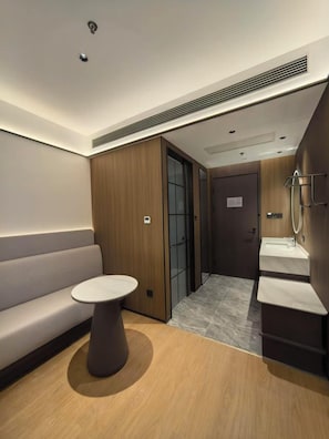 Quarto Triplo Premium | Edredões de penas, cortinas/cortinados opacos, Wi-fi grátis 