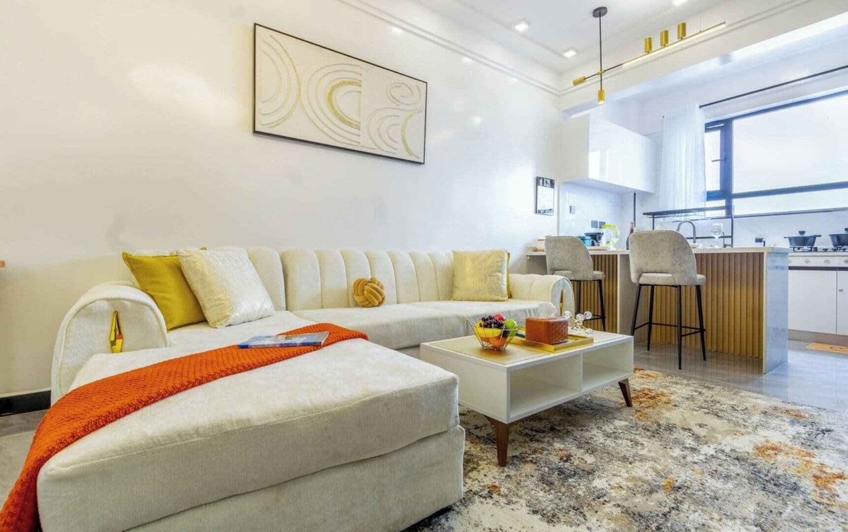 Apartamento luxo, sacada, vista para a cidade | Área de estar