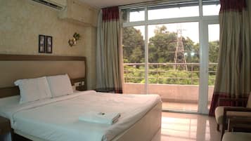Quarto luxo, vista para a cidade | Roupas de cama antialérgicas, escrivaninha, Wi-Fi de cortesia