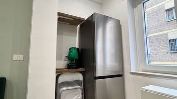 Estúdio Familiar, casa de banho privativa | Cozinha privada | Um frigorífico, um micro-ondas, uma placa de cozinha