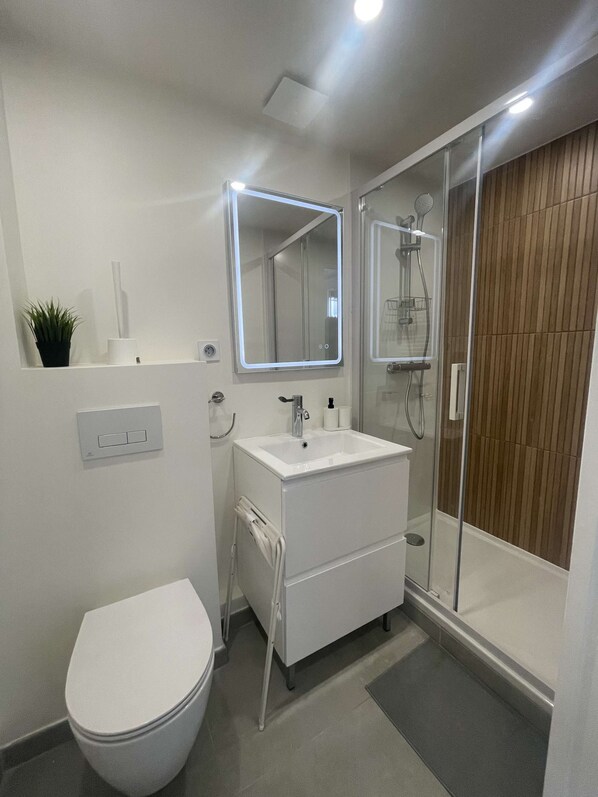 Cozy Private Room | Coliving 30min from Paris St-Lazare Reviews, Deals ...