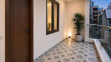 Quarto Premium, varanda, Vista para a cidade | Secretária, Wi-fi grátis