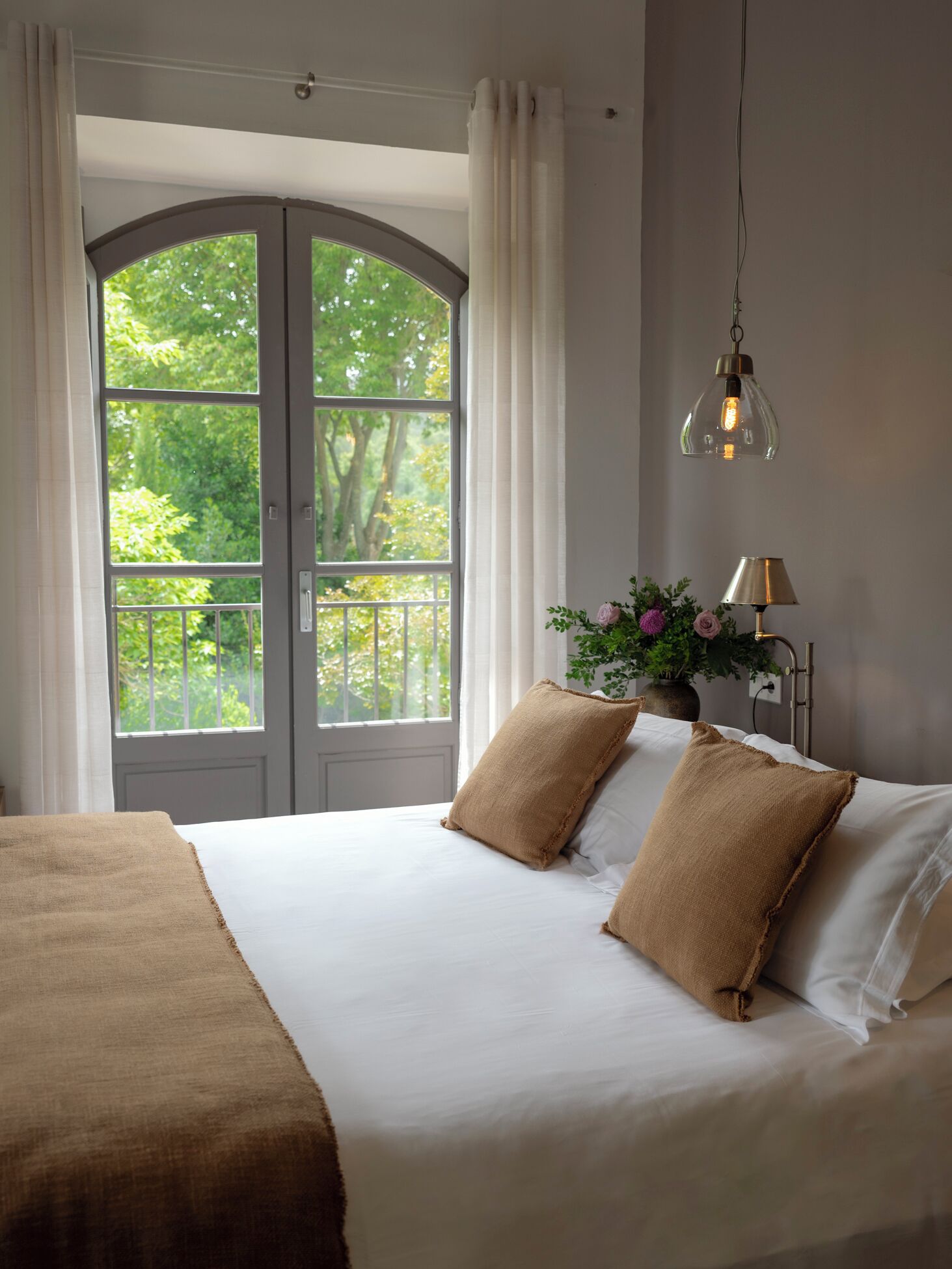 Quarto Duplo Júnior, pátio, vista para a piscina | Cofre no quarto, quartos insonorizados, ferro/tábua de engomar 