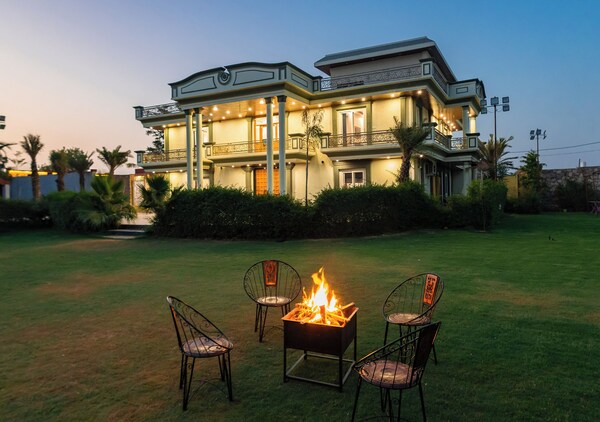 Alaya Stays Gold Palm Resort - Jaipur