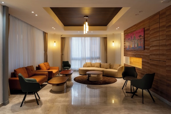 Maya Suites - 