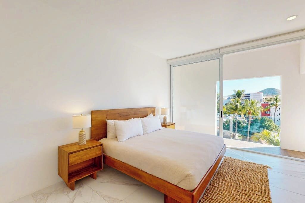 Apartamento, várias camas, varanda, Vista para a cidade (Marea Los Cabos Fragata 401) | 2 quartos, com decoração personalizada, com mobília individualizada 