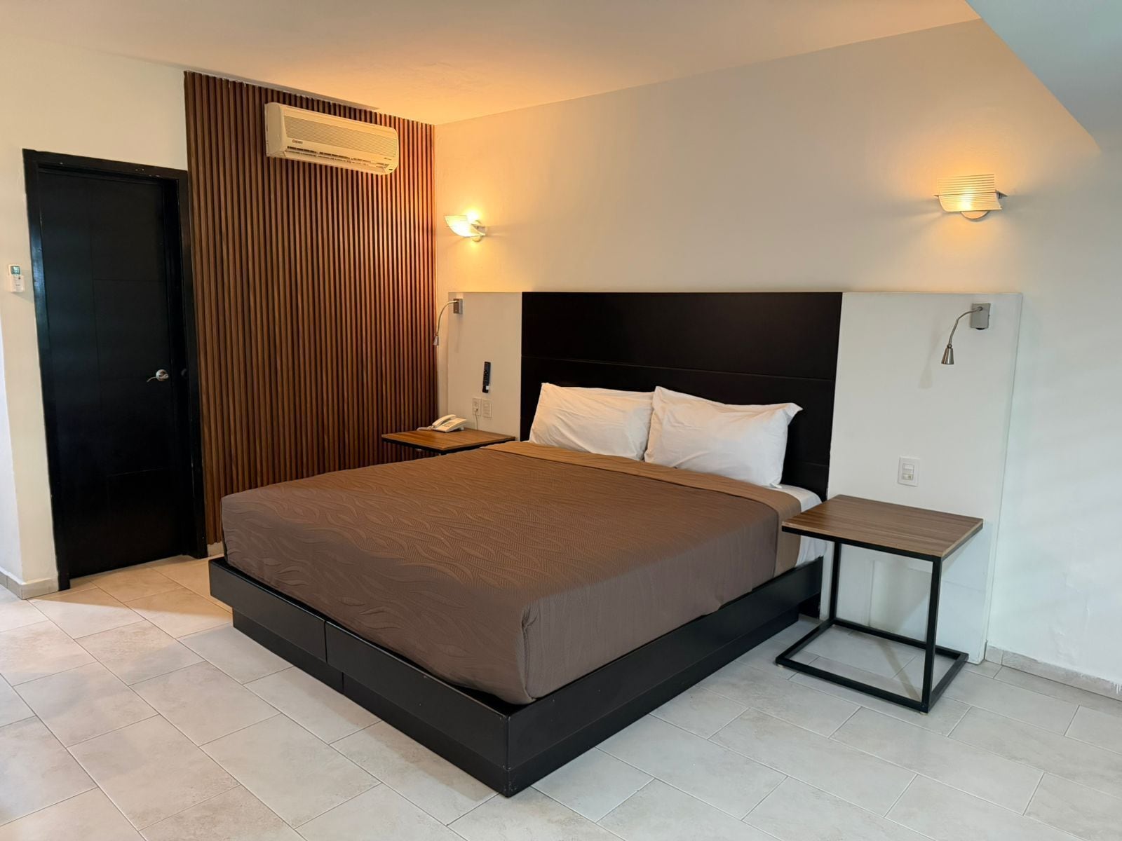 Quarto Comfort, ar condicionado | Secretária, cortinas/cortinados opacos, Wi-fi grátis 
