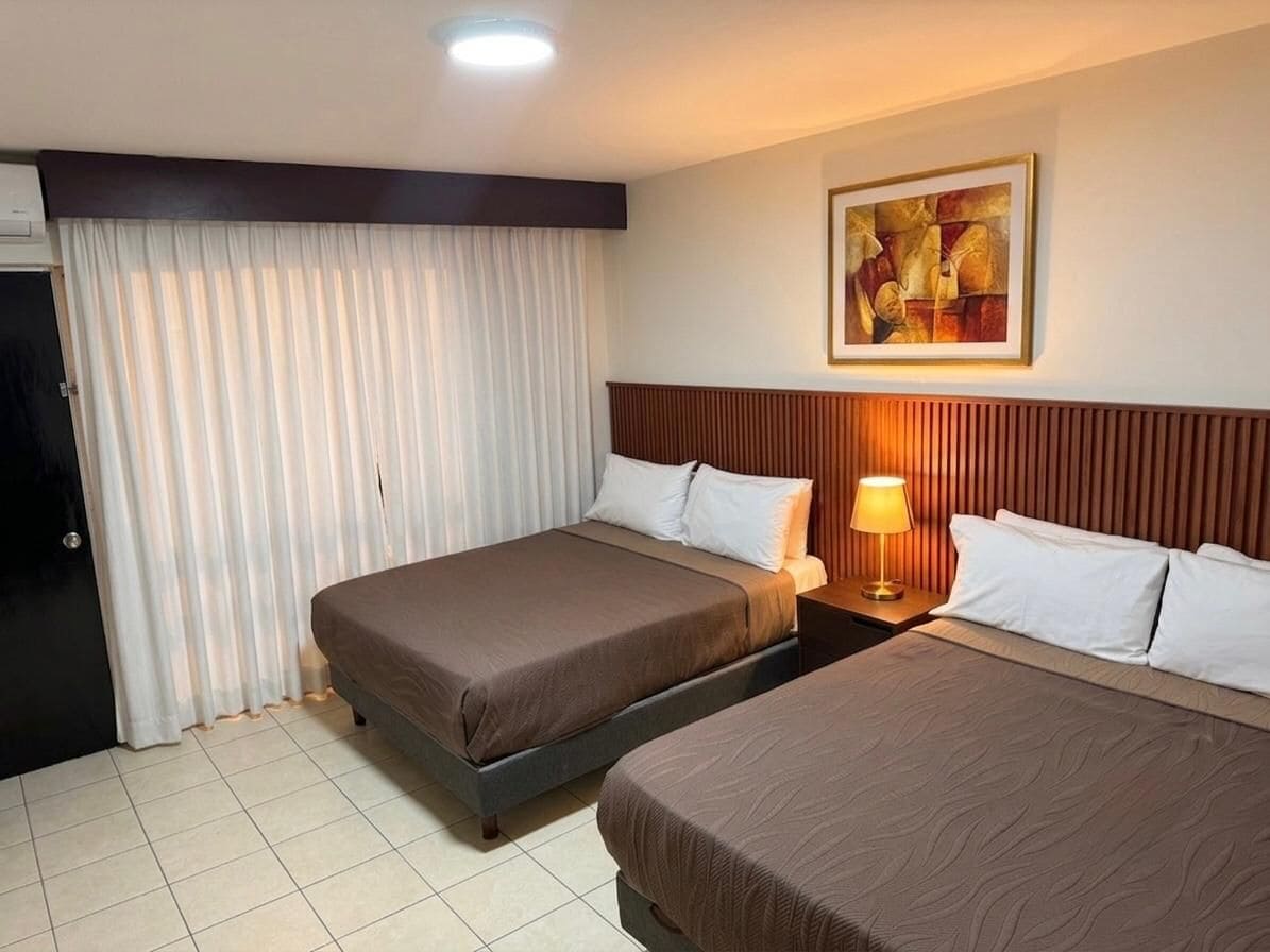 Secretária, cortinas/cortinados opacos, Wi-fi grátis 