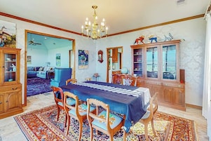 Casa, várias camas, vista para o jardim (Hilltop Holiday) | 3 quartos, com decoração personalizada, com mobília individualizada 