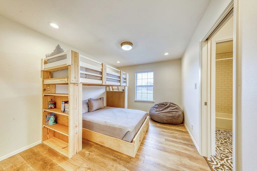 Casa, várias camas, cozinha, vista para o rio (Riverfront Oasis 1) | 3 quartos, roupa de cama fornecida 