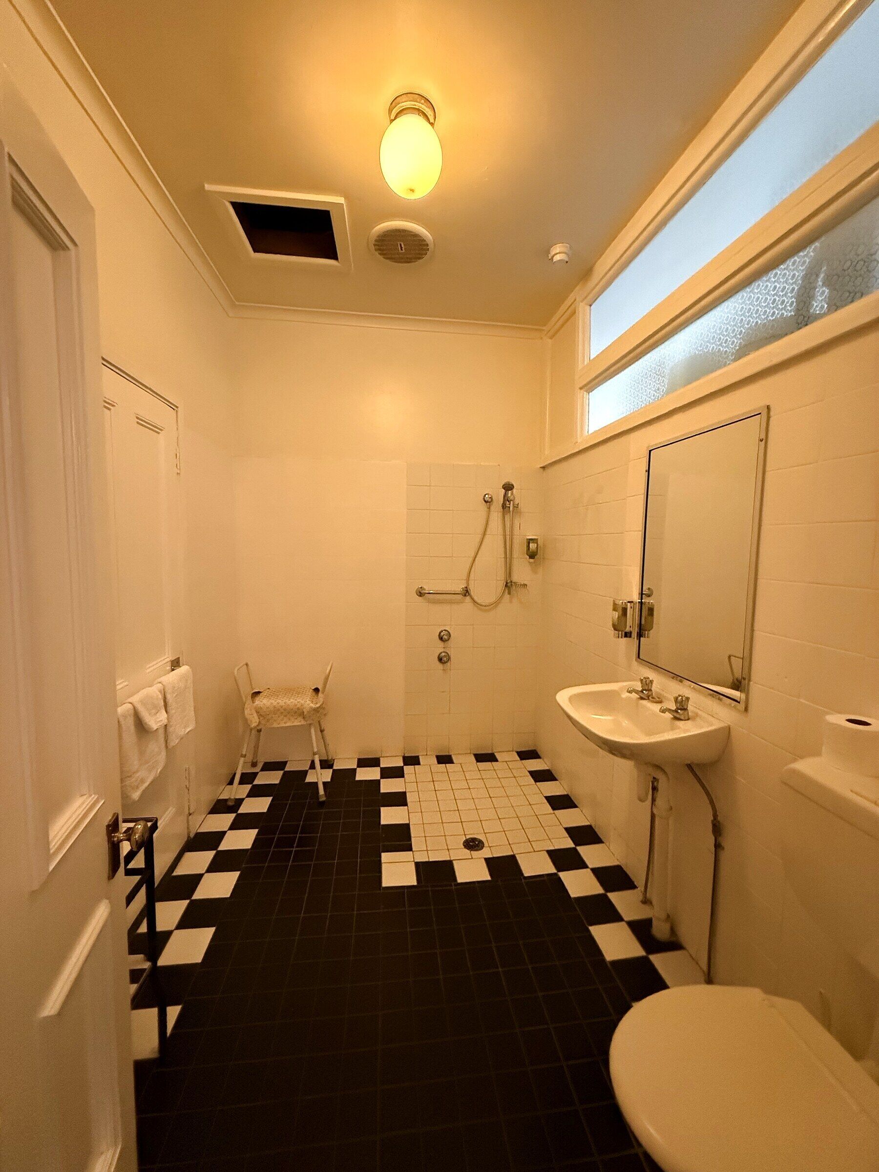 Old Vic Hotel Reviews, Deals & Photos 2026 - Expedia.co.uk