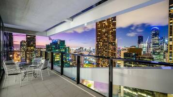 Apartamento Deluxe, varanda, Vista para a cidade | Vista para a cidade